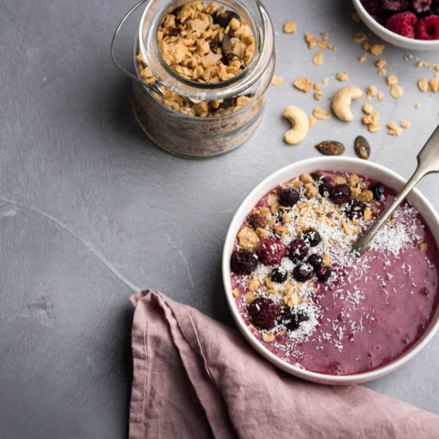 Blueberry and Granola Smoothie Bowl - Kerry's Fresh